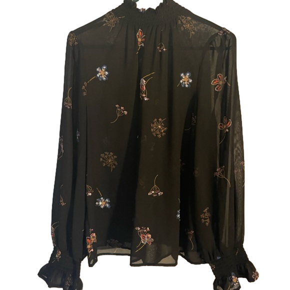 New Look | Tops | Feminine And Pretty New Look Black Sheer Floral ...